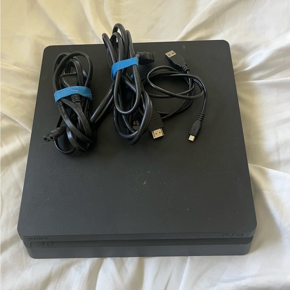 Sony | Video Games & Consoles | Im Selling A Ps4 Used Comes With Call ...